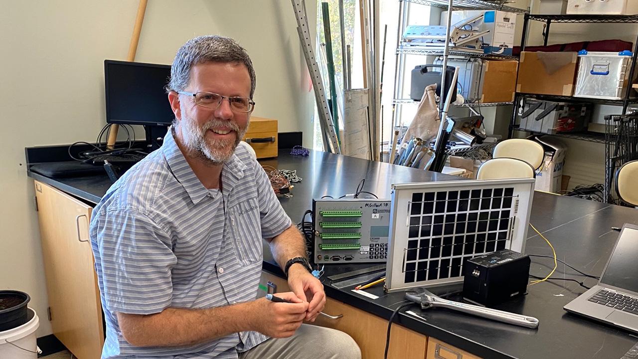 Gilbert honored for graduate advising | Department of Plant Sciences